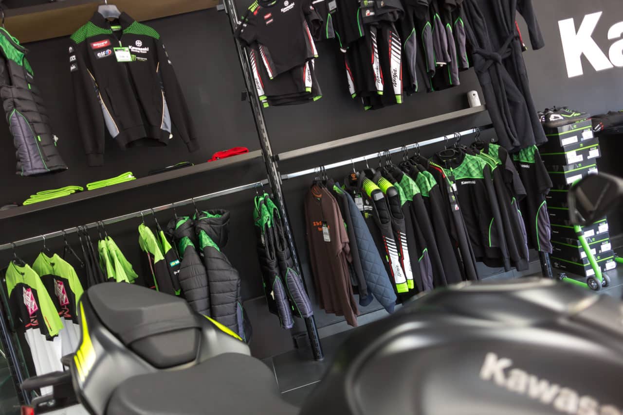 Moto 90 - Le magasin - Casques et équipements moto à Belfort